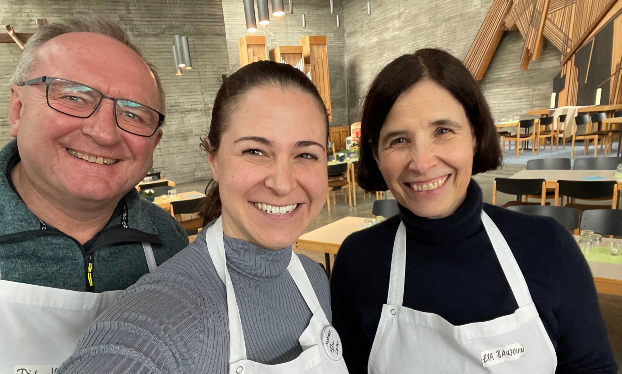 Gemeinsam an einem Tisch - Dr. Natalie Pfau-Weller