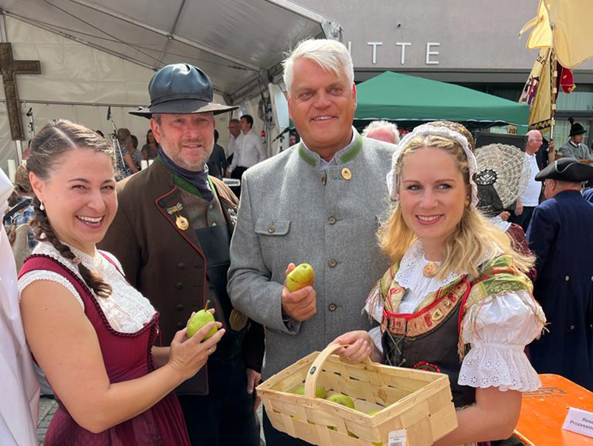 Die Tradition pflegen - Dr. Natalie Pfau-Weller